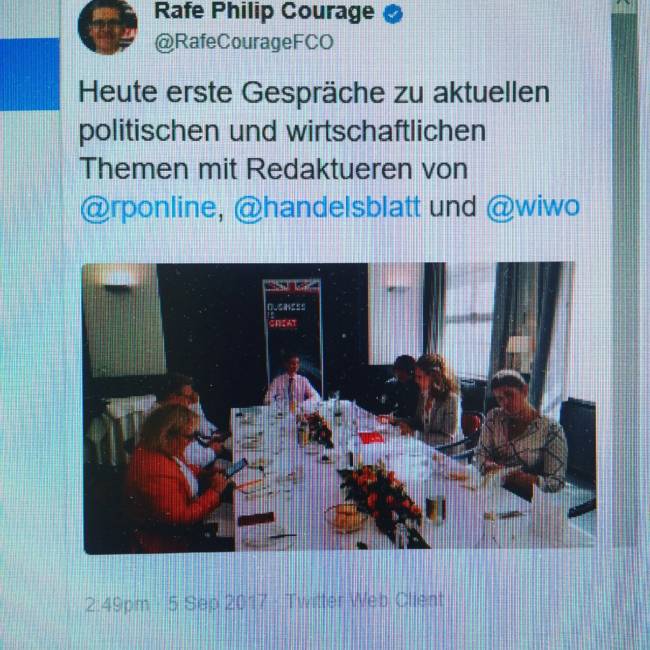 Ein Teller Nudeln mit Generalkonsul Rafe Courage, der in Düsseldorf zum ...